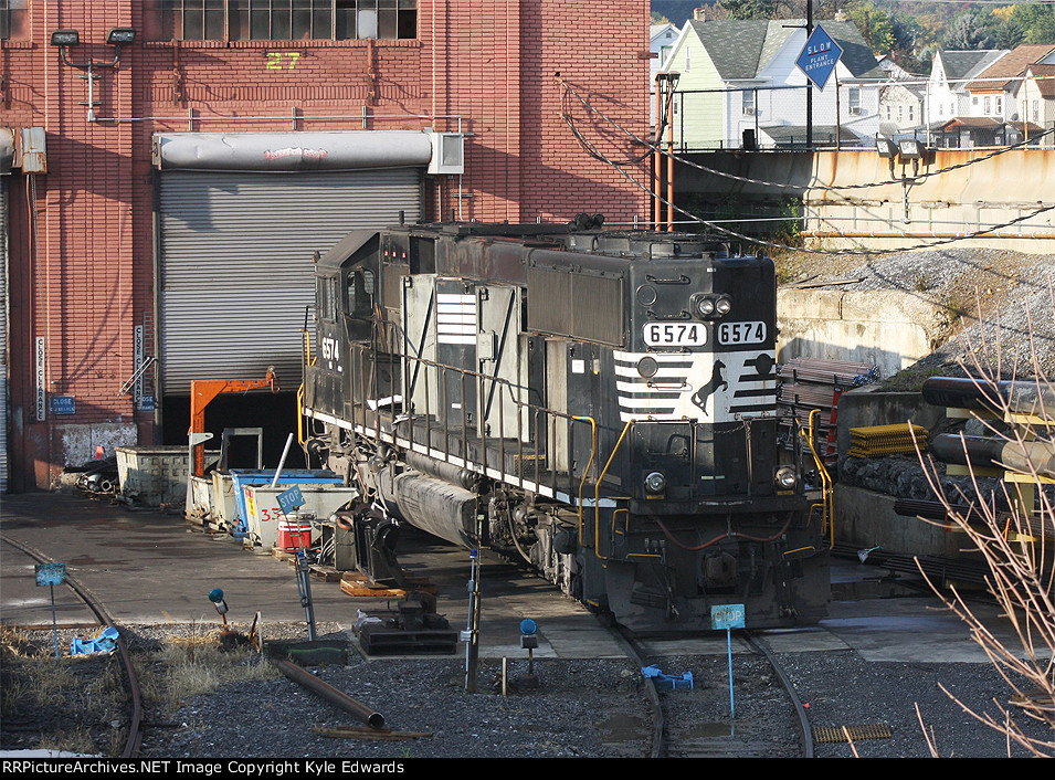 NS SD60 #6574